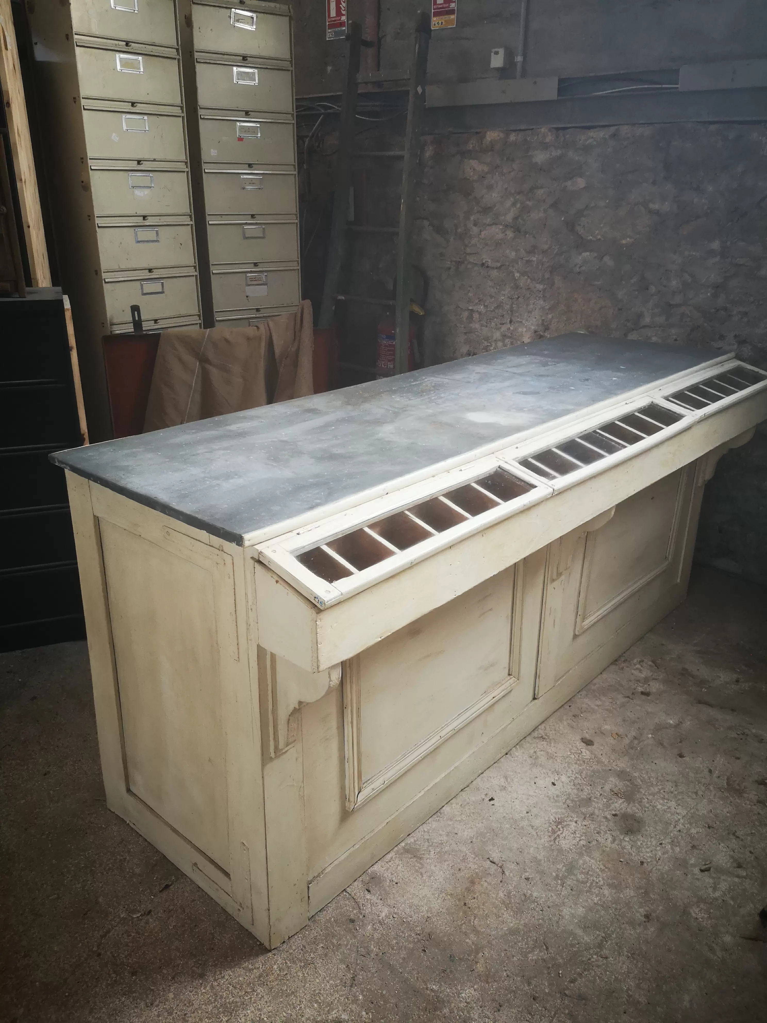 1950s hardware counter | Brikbroc, online flea market