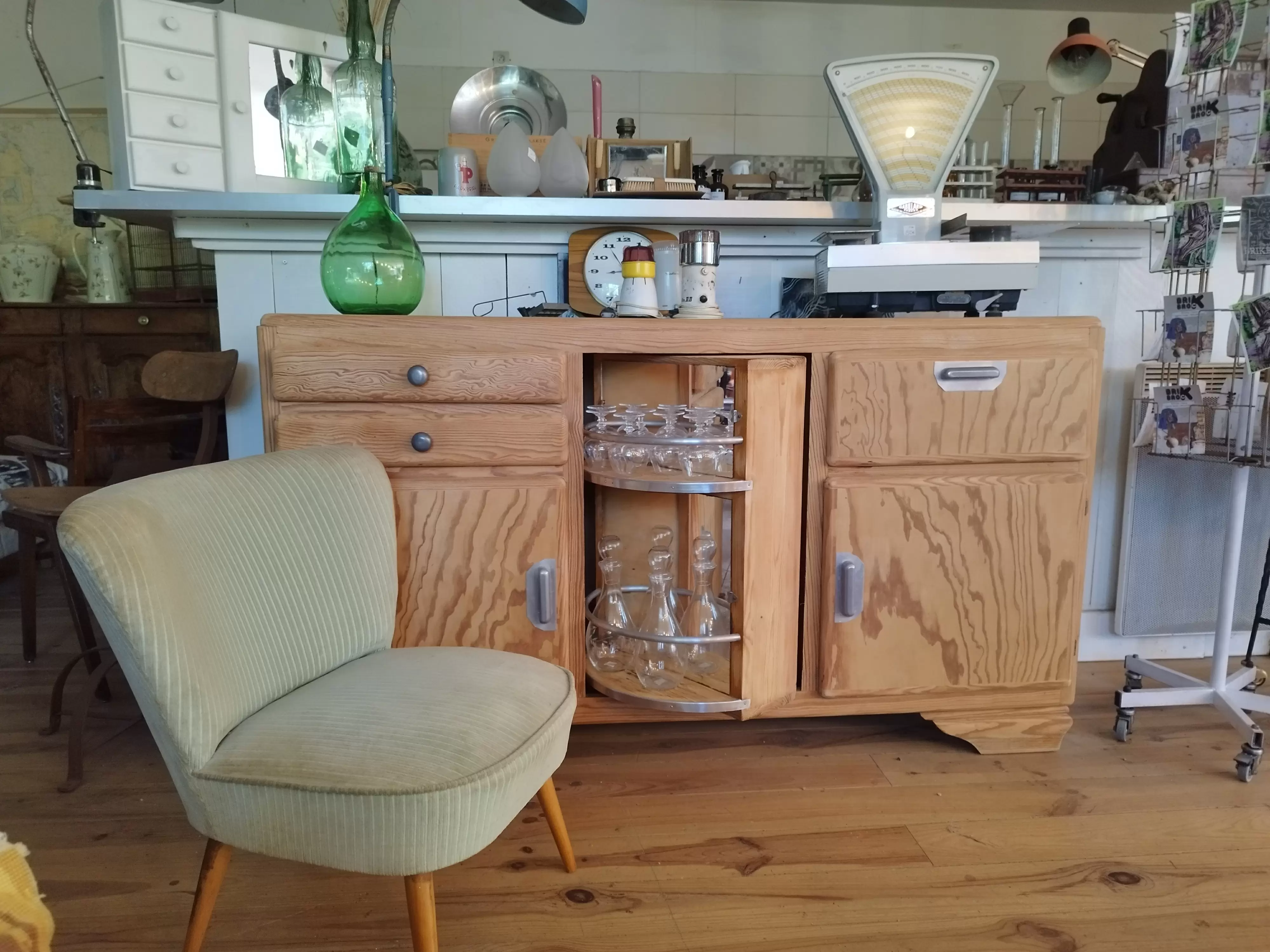 Mado 50s buffet with rotating bar | Brikbroc, online flea market